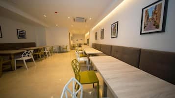 Café da manhã continental grátis todos os dias
