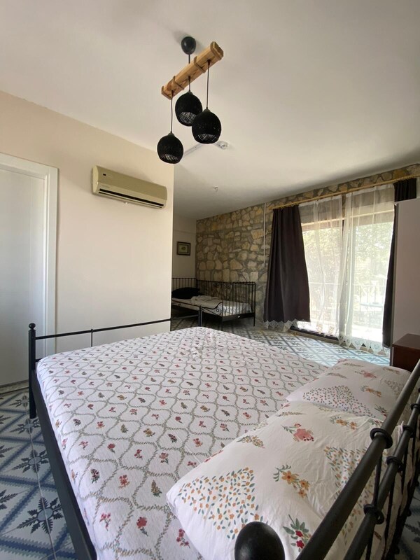 Nur Karen Taş Konak - Balıkesir