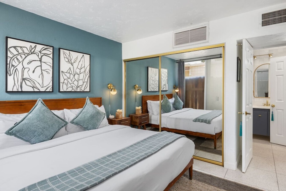 Desert Dream - OCotillo Lodge with Fitness Center - Palm Springs | Stayz