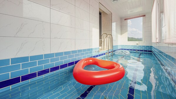 Quarto básico, 1 quarto (Room 201 (Spa/Pool Villa/BBQ)) | 1 quarto, Wi-Fi de cortesia