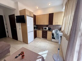 Apartamento | Cozinha privada | Cafeteira/chaleira, chaleira elétrica