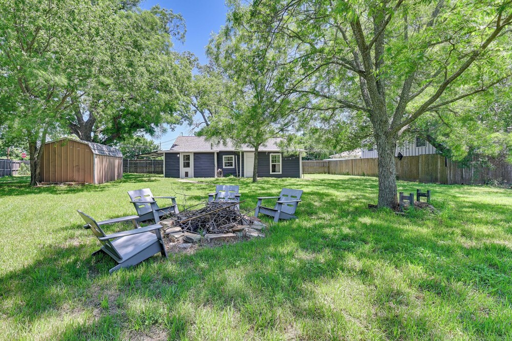 Pet-friendly Home W/ 1-acre Yard In Aubrey - Texas