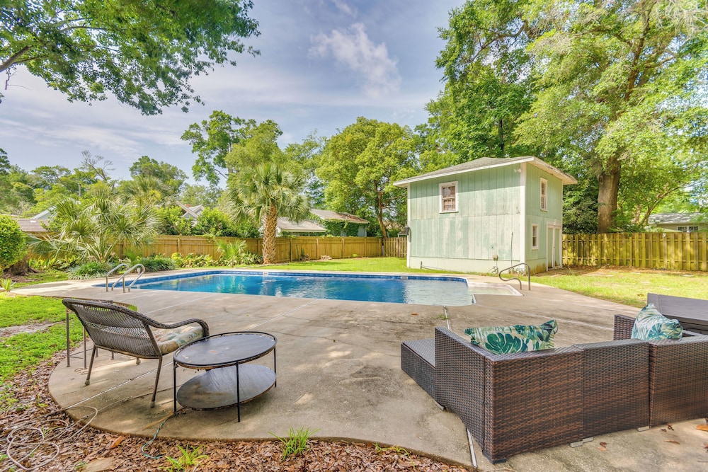 8 Mi To Pensacola Beach: Home W/ Private Pool - Pensacola, FL
