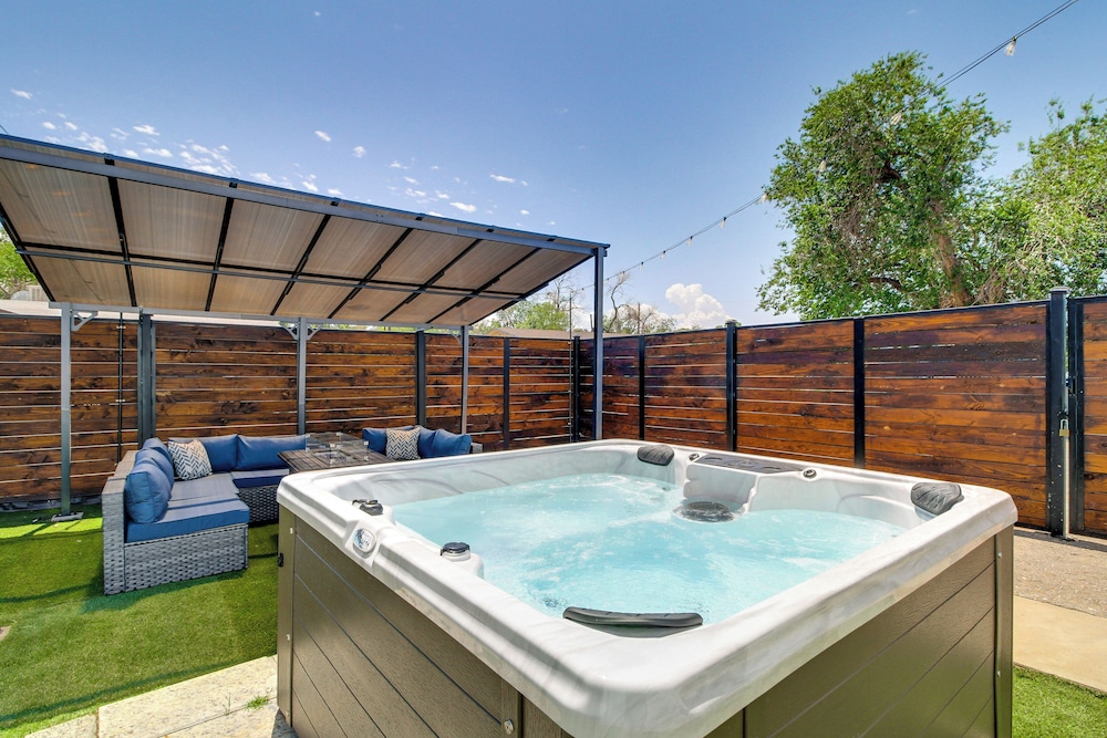 Newly Renovated Albuquerque Retreat W/ Pool Table - Albuquerque, NM