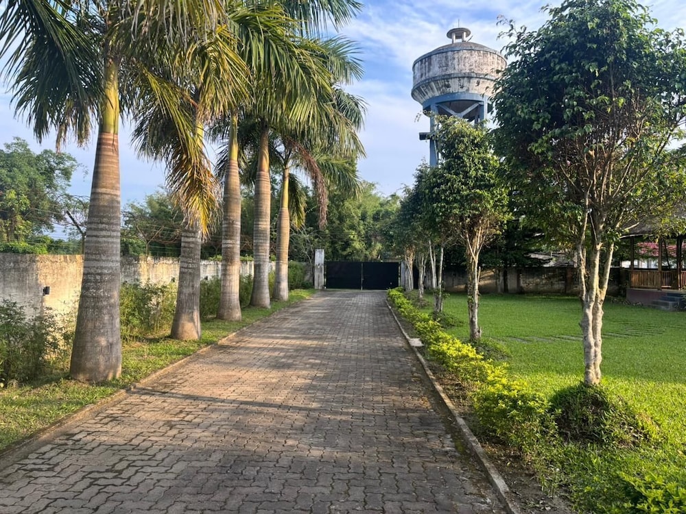 The White Villa A Unit Of Rupohi Assam - Jorhat