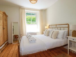 4 quartos, com decoração personalizada, com mobília individualizada 