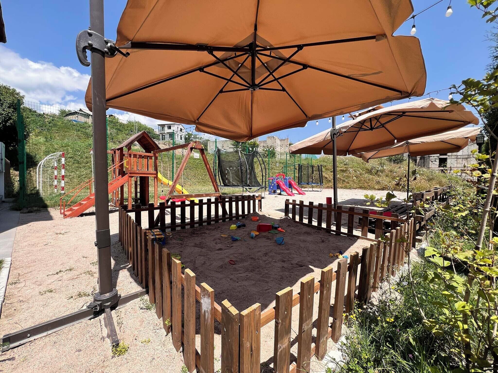 Área de recreio para crianças (ao ar livre)