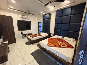 Quarto executivo | Espaço de trabalho para notebook, Wi-Fi de cortesia