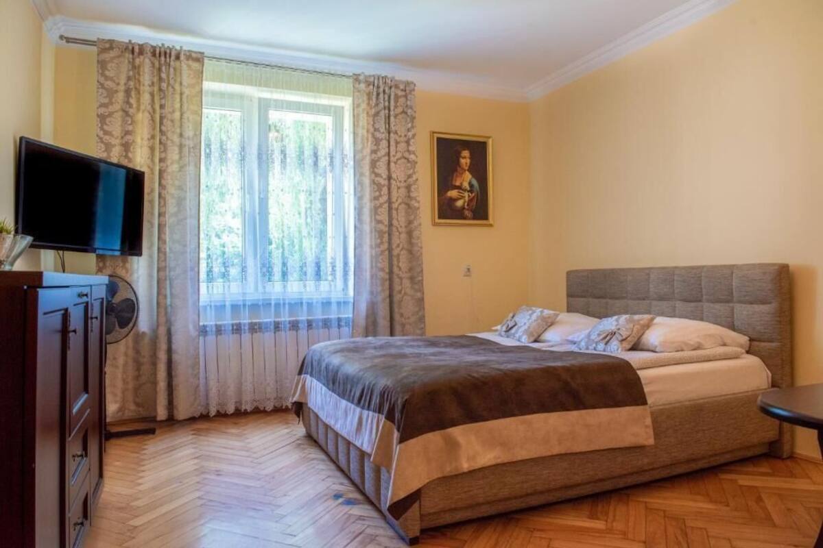 Apartamento, 1 quarto | Cortinas blackout, ferros/tábuas de passar roupa, Wi-Fi de cortesia