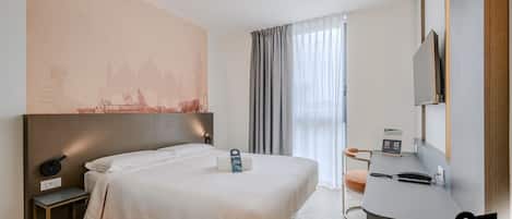 Quarto Duplo Standard | Cofre no quarto, berços/camas para crianças, Wi-fi grátis