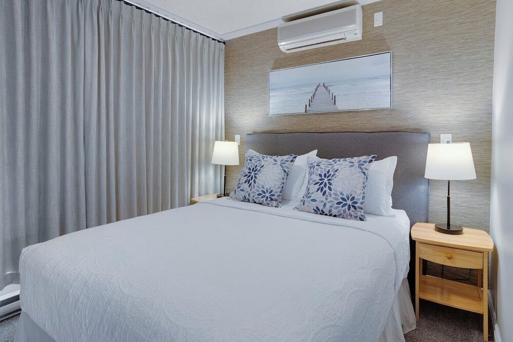 Ocean views, heated pool and private beach on Vancouver Island. Inn of ...