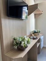 Superior Casal | Espaço de trabalho para notebook, Wi-Fi de cortesia, roupa de cama