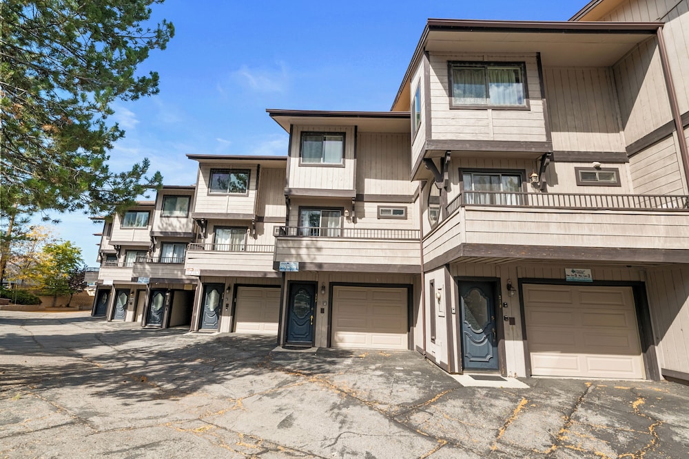 Shores Lakefront Condo - Big Bear Lake, CA