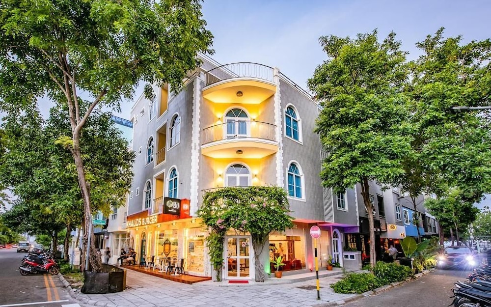 Maldives Honeymoon Stay - Malé