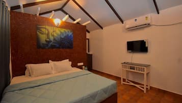Casa de campo luxo, sacada, vista para a piscina | Escrivaninha, Wi-Fi de cortesia, roupa de cama