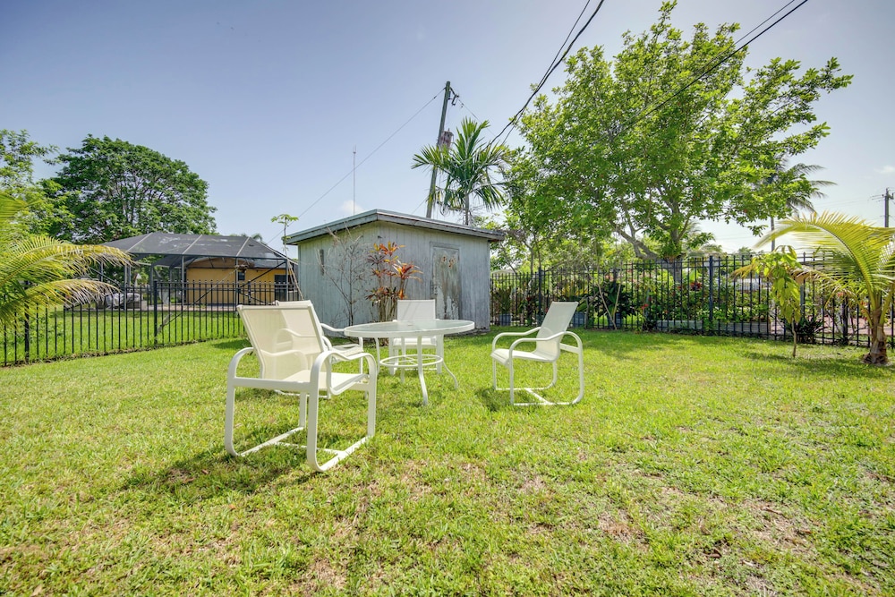 < 3 Mi To Hard Rock Stadium: Miami Home W/ Sunroom - Miramar, FL