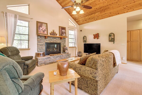 Unwind Fireside! Home 30 Mi To Sunrise Ski Resort - Arizona