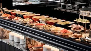 Pequeno-almoço tipo buffet diário incluído