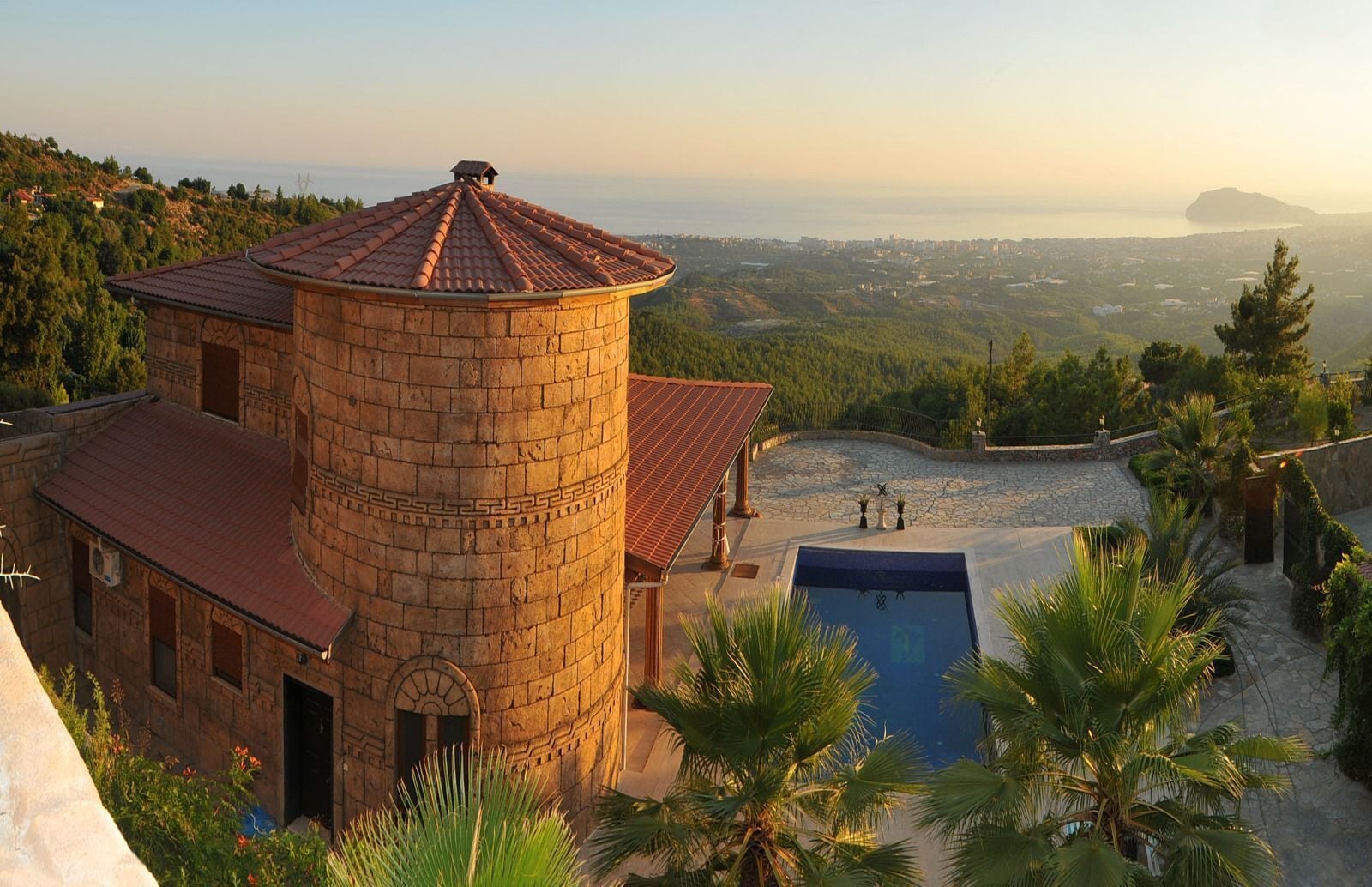 VILLA | Espaço de trabalho para notebook, ferros/tábuas de passar roupa