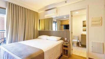 Apartamento Empresarial | Camas de colchão pillowtop, ferro/tábua de engomar, Wi-fi grátis