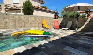 Piscina interior, piscina exterior 
