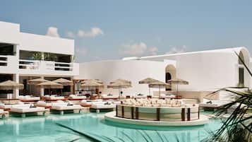 3 piscinas exteriores