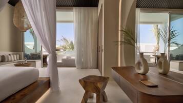 Quarto Duplo Superior, varanda, vista para a piscina | Minibar grátis, cofre com capacidade para portátil