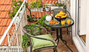 Apartamento, 2 quartos, fumadores, varanda | Varanda