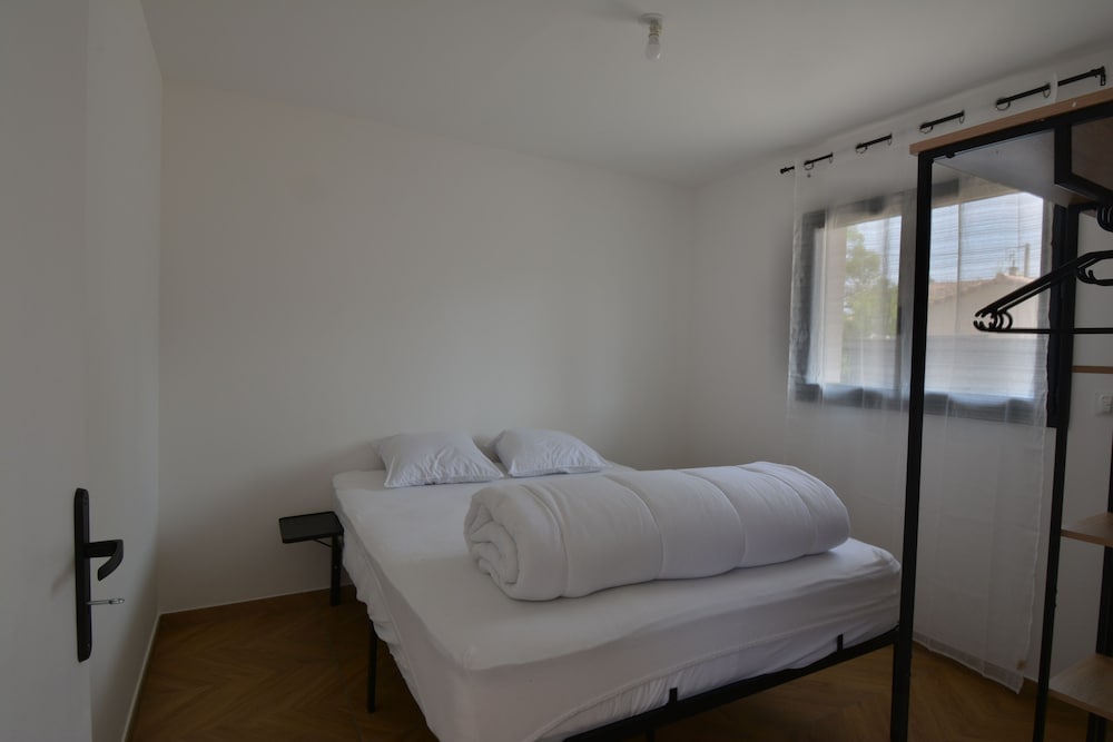 Spacious Evan house (new villa) close to the center and air-conditioned ...