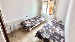 Apartamento, 2 quartos, varanda