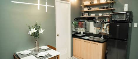 Apartamento em Condomínio Fechado, 2 quartos, acessível, fumadores | Sala de jantar