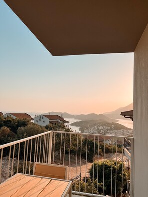 Condo superluxo, sacada, vista para o mar | Sacada
