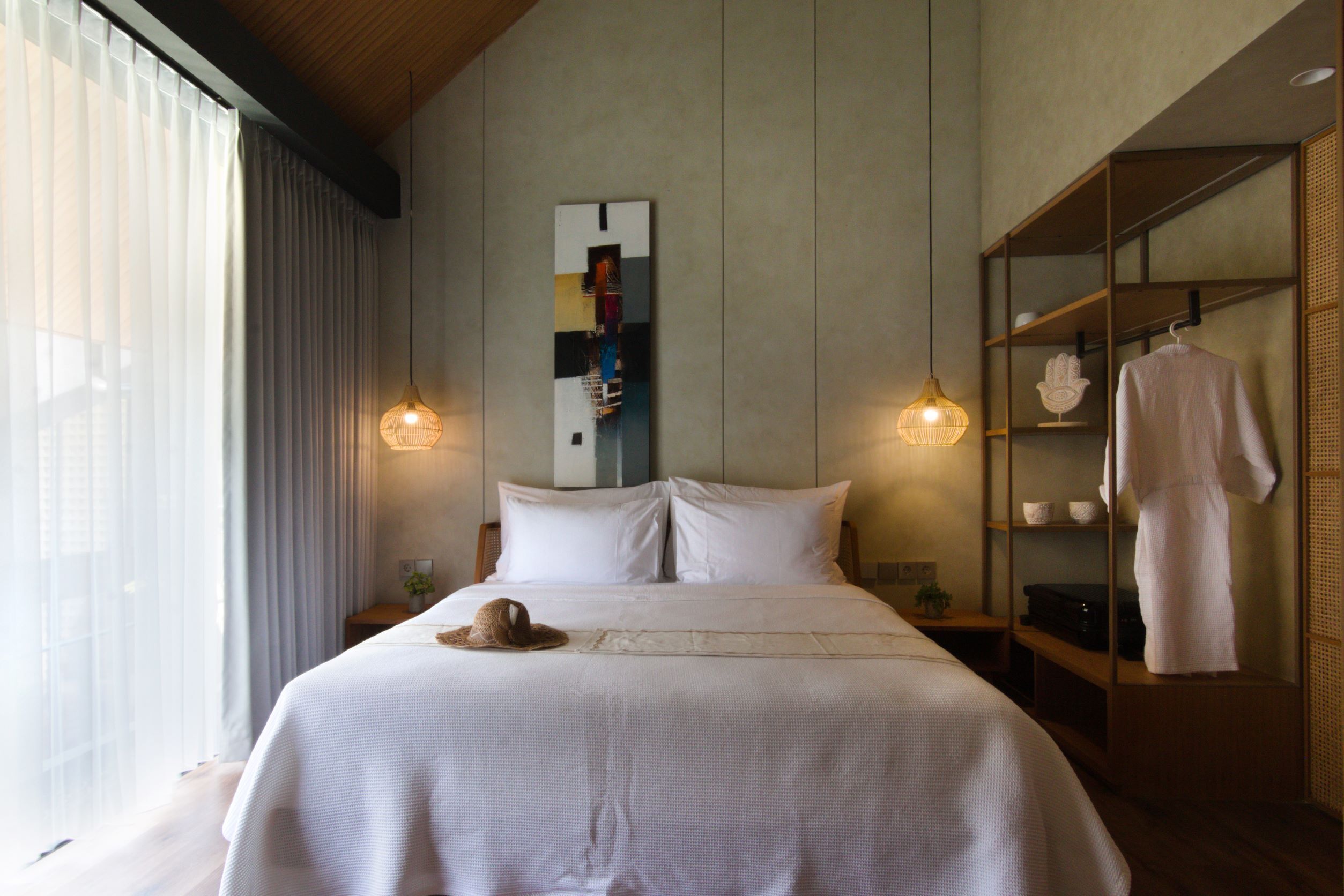 Cofre no quarto, secretária 