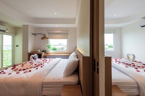 Quarto Quádruplo Superior | Secretária, Wi-fi grátis, roupa de cama fornecida