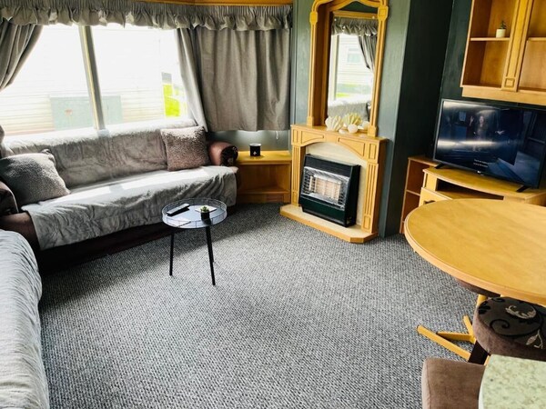 4-bed Seaside Caravan Free Wifi Pet Frie - Lincolnshire
