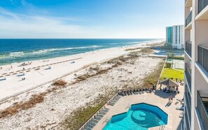 Apartamento em Condomínio Fechado, 2 quartos | Piscina | Piscina interior, piscina exterior