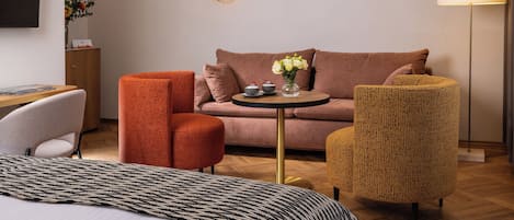 Quarto Duplo ou Twin Superior | Minibar, cofre no quarto, secretária, ferro/tábua de engomar