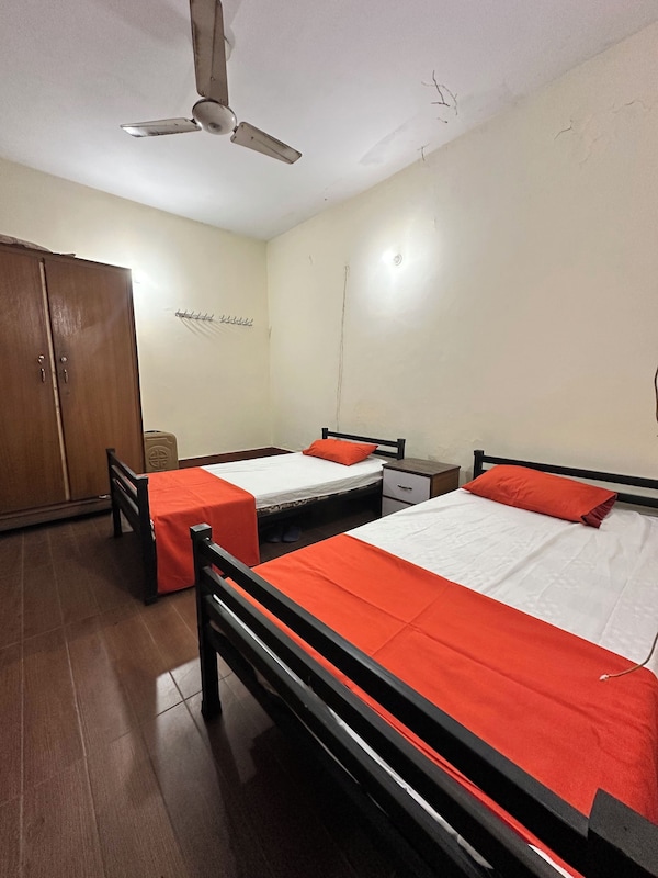 Professional Lahore Hostels - Lahore