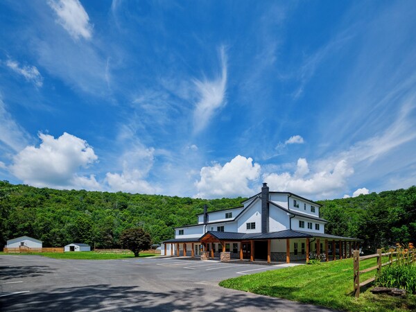 Saddleview Bed & Breakfast - Pocono Mountains, PA