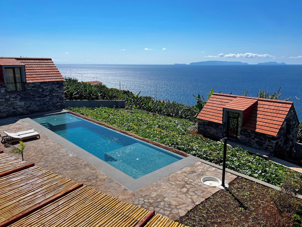 Casas Do Laranjo- Cottages Infinity Pool - Madeira Island