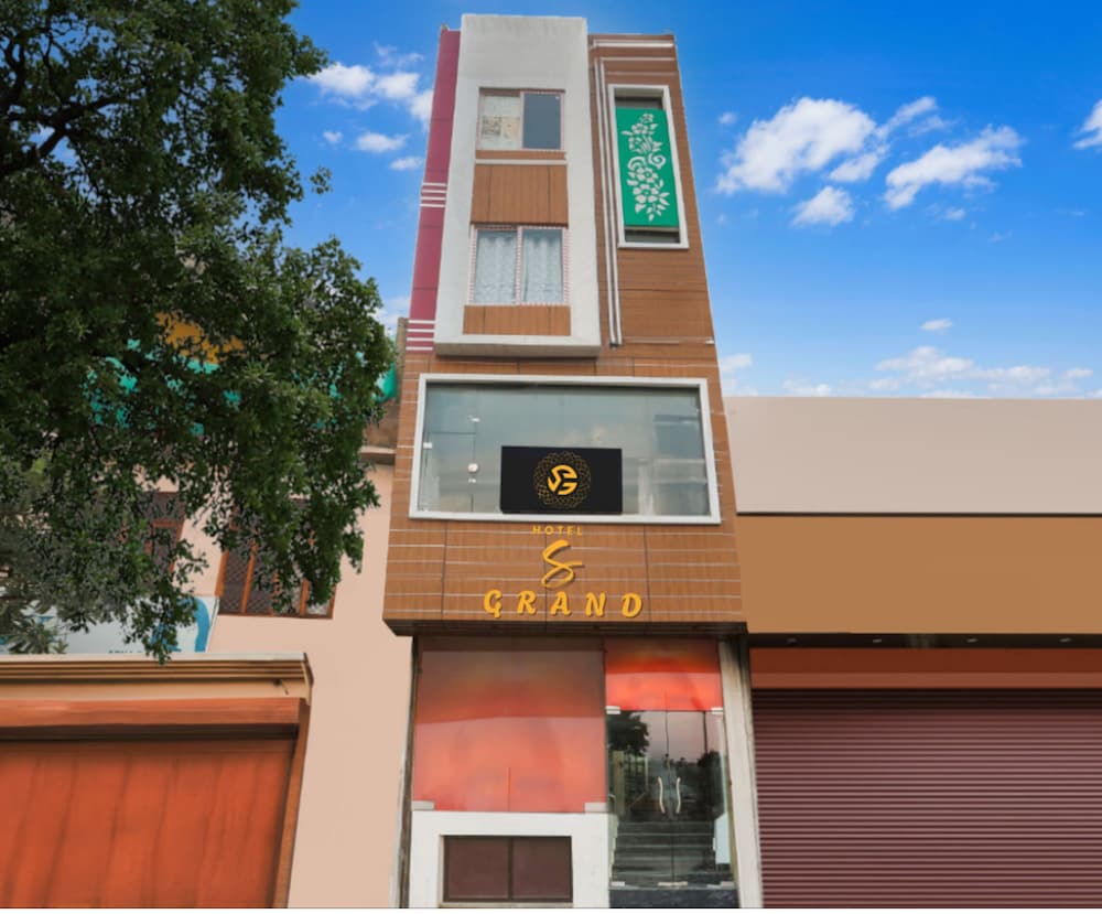 Hotel S Grand - Allahabad