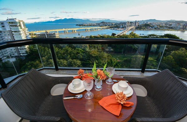 Flat Com Vista Para Ponte Hercílio Luz - Florianópolis