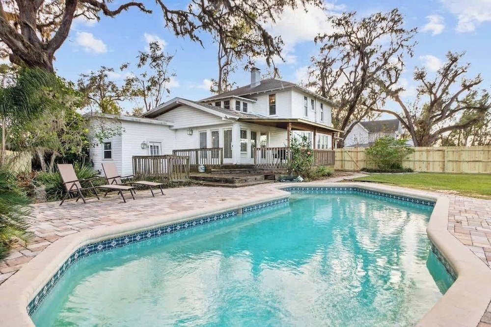 4 Bedroom Historic House, Pool, Downtown Dade City - Dade City, FL