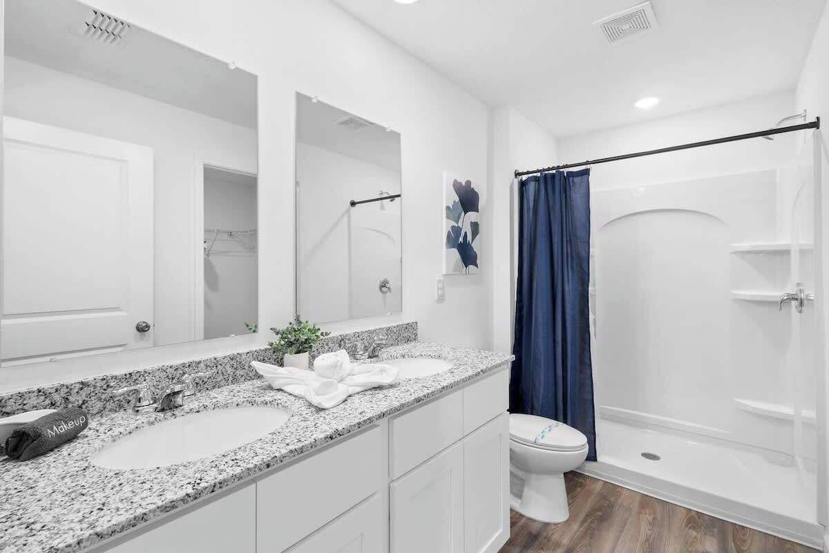 Casa, várias camas, cozinha, vista para o jardim (13097 Scottville St) | Banheiro | Toalhas de banho 