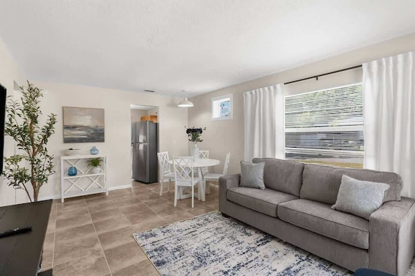 Cozy 2 Bedroom Home, Dade City! #1 - Bay Area Renaissance Festival