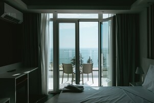 Quarto Duplo Superior, varanda, vista para o mar | Com mobília individualizada, secretária