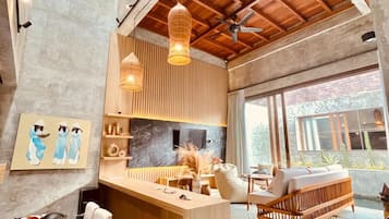 Villa Deluxe, vista para a piscina | Sala de jantar