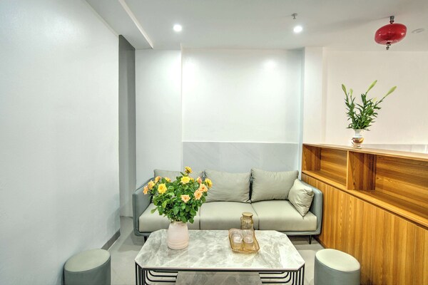 De Mei House - Hanoi