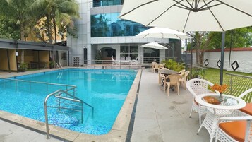 Piscina exterior