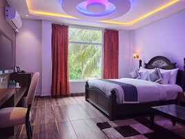 Quarto casal luxo, vista para o jardim | Wi-Fi de cortesia